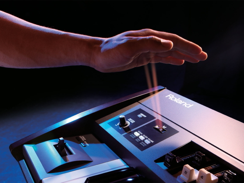 Roland の D-Beam を自作してみた: Synthesized Malfunction